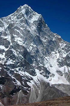 Solo on Cholatse and Tawoche - Climbing