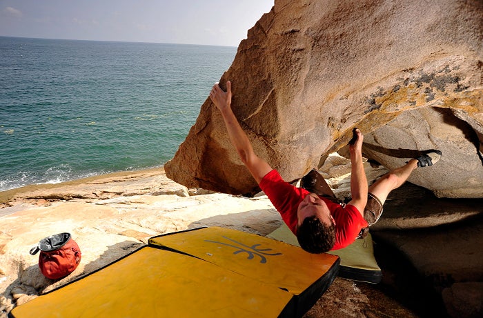 Bouldering in Qingdao, China - Climbing
