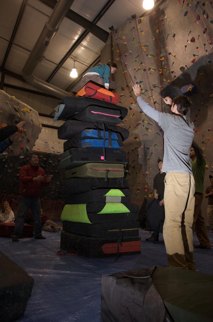 Triple Crown Bouldering at the Stone Fort - Climbing