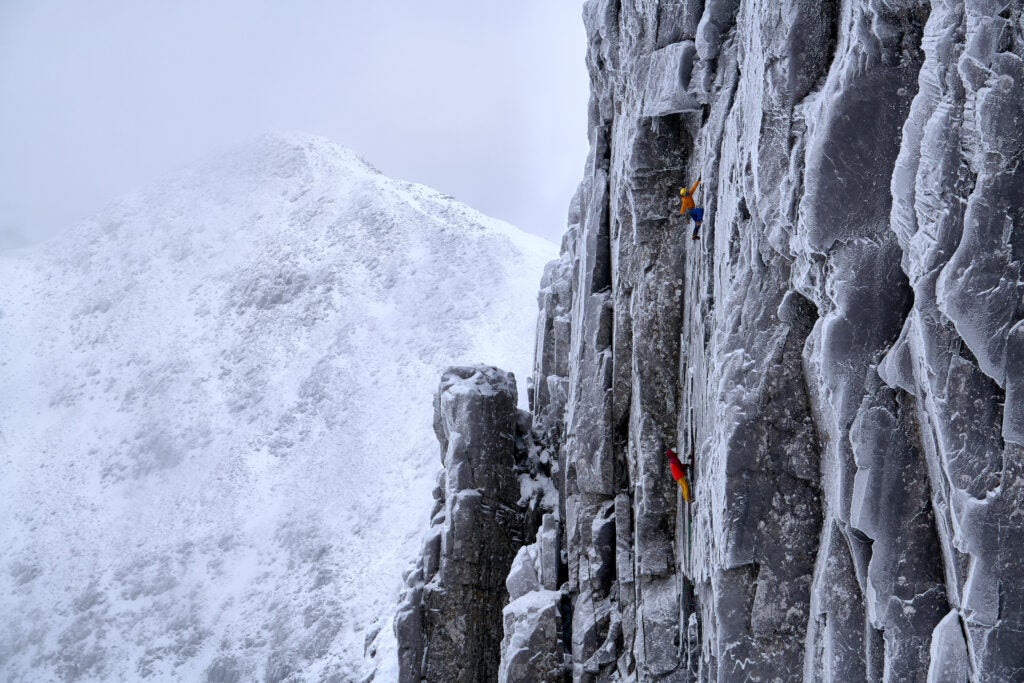 How to Prevent Winter Climbing's Dreaded "Screaming Barfies" - Climbing