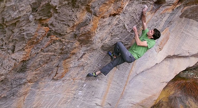Video: Paul Robinson Grampians 2015 Bouldering Edit - Climbing