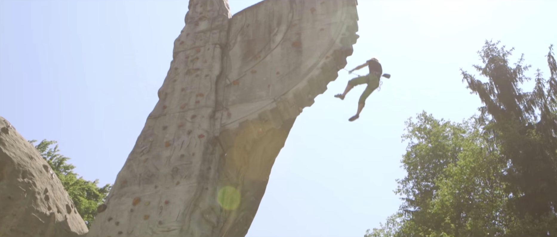The Auroco Epic: A Portable Lead Climbing Autobelay Device