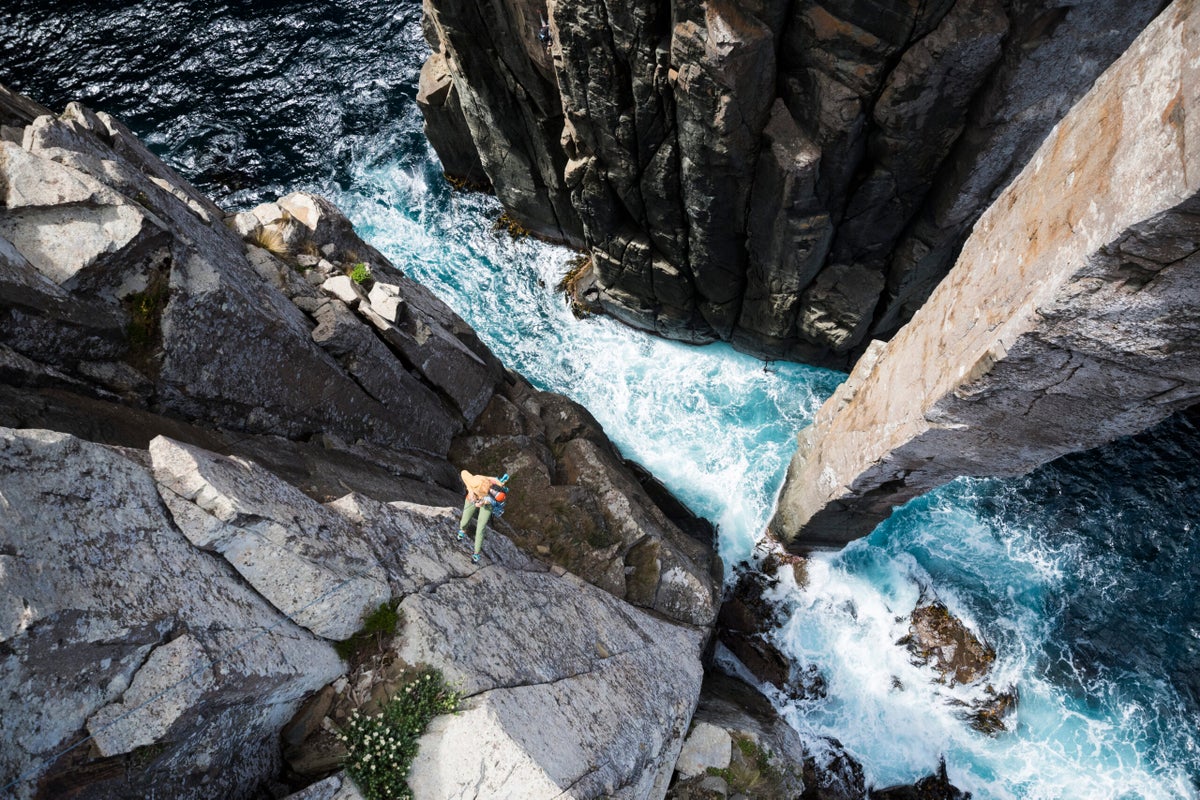 Rock Fall Causes Head Trauma and Daring Rescue - Climbing