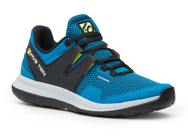 Review: Our Top 5 Approach Shoes for 2016 - Climbing