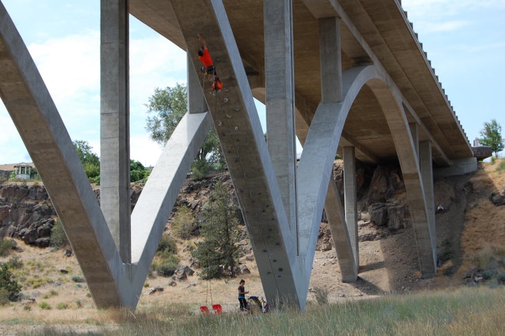 Flash: 8 Incredible Climbing Structures - Climbing