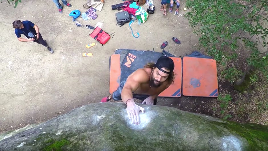 Savassona Bouldering with Chris Sharma and Jason Momoa