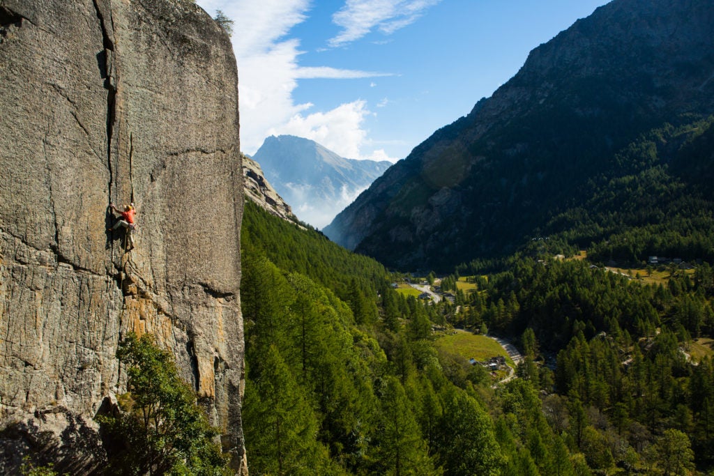 How to Find Climbing Partners at the Crag