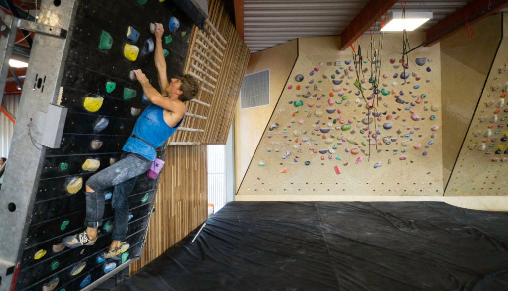 Training: Rotating-Wall Climbing Workouts