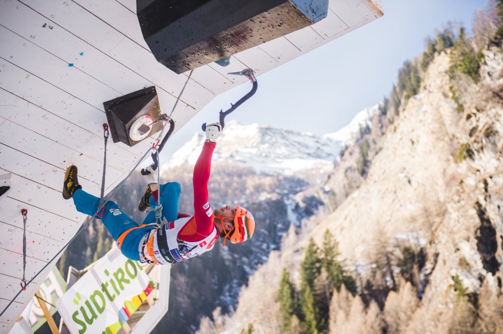 AAC Announces 2019 US Team for the UIAA World Cup Ice Climbing Competition