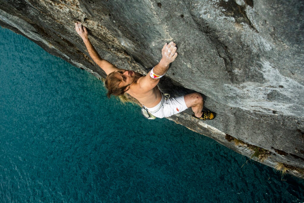 Deep-Water Soloing: How to Do it Safely