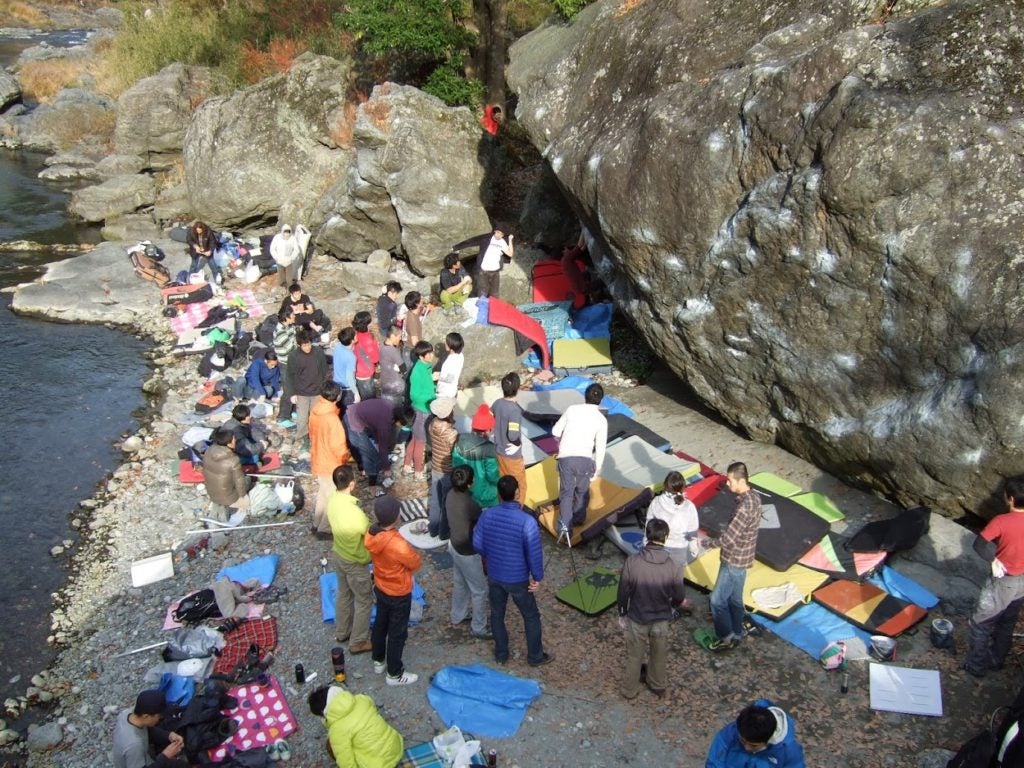 Re-Gram: 8 Photos of Crowded Crags