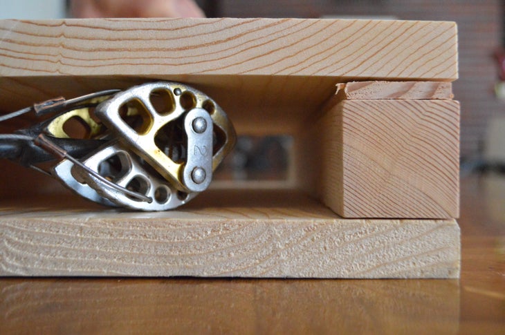 DIY: How To Build Inexpensive Portable Crack Climbing Training Device