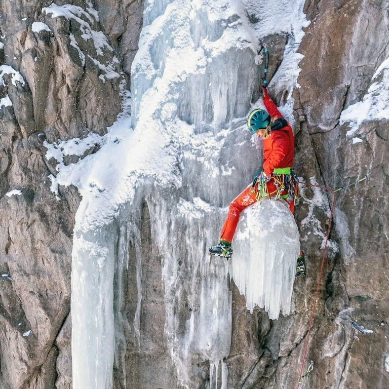 Photos of Women Climbing From Around the World - Climbing