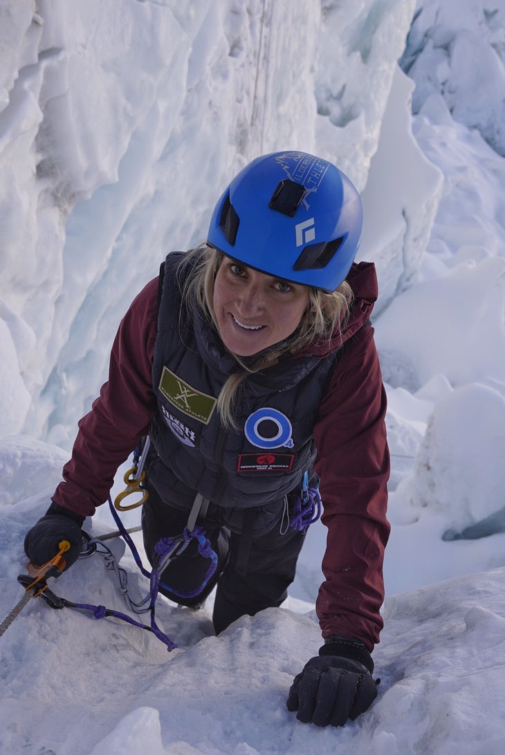 Kirstie Ennis, Veteran and Above-Knee Amputee, Tackles Everest Kirstie Ennis, Veteran and Above-Knee Amputee, Tackles Everest