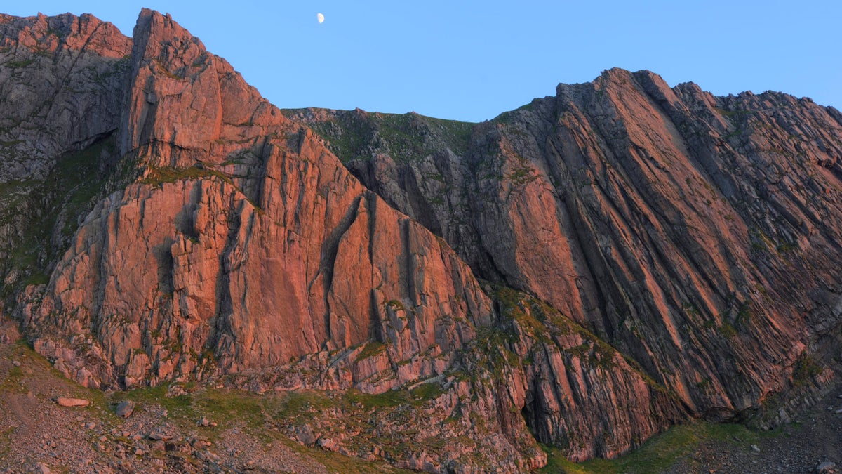 Climbers praised, bishop condemned this novel about a female climber