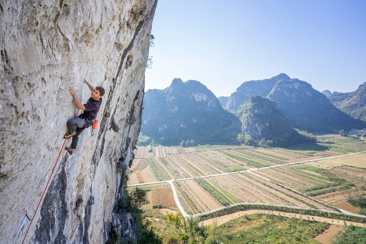 Are You Wasting Climbing Power By Over-gripping? - Climbing