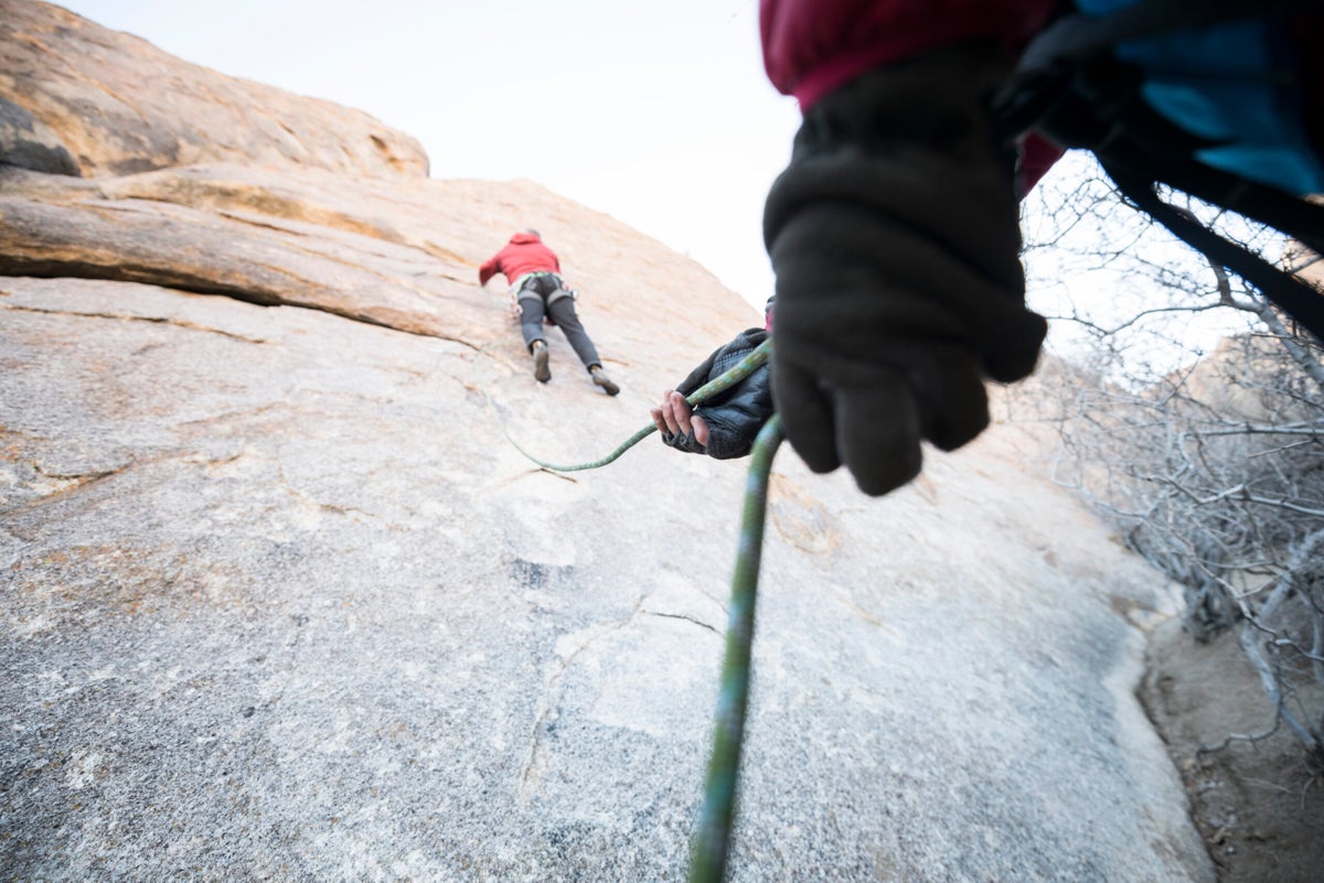 How Do You Give a Great Belay? We Did the Math. - Climbing