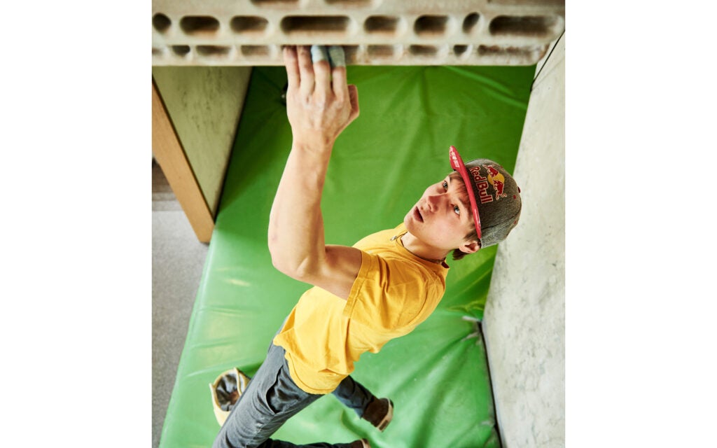 How To Do One-Arm Hangs - Climbing