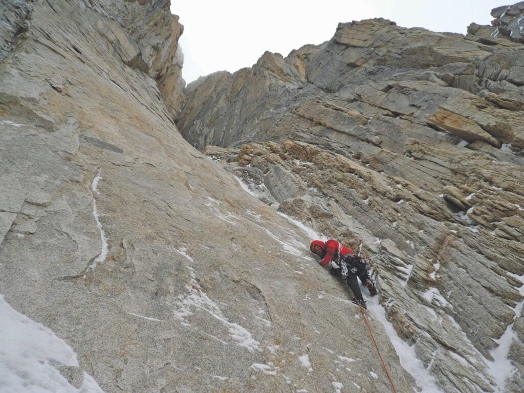 This Is Why Rock Climbers Should Know Advanced Rappel Tactics - Climbing