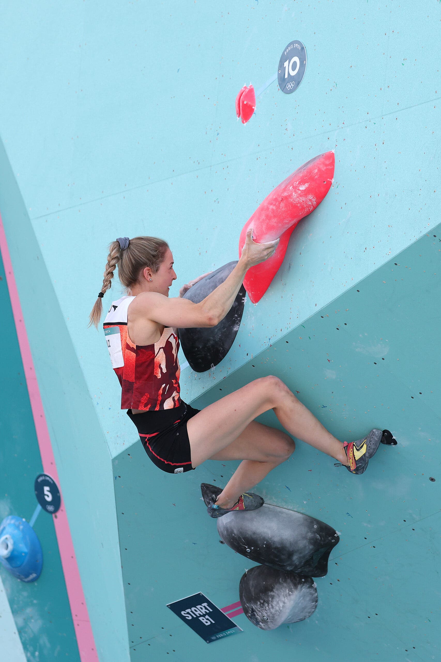 Fantastic Setting in the Olympic Women's Bouldering Semifinal