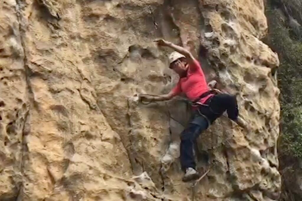 Climber Falls From Misplaced Drop Knee - Climbing