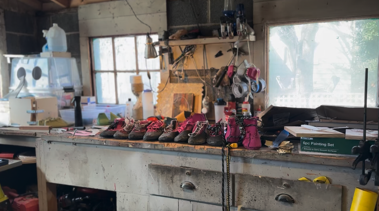 Danny Parker Says He’s Made the First ‘Real’ Crack Climbing Shoe - Climbing