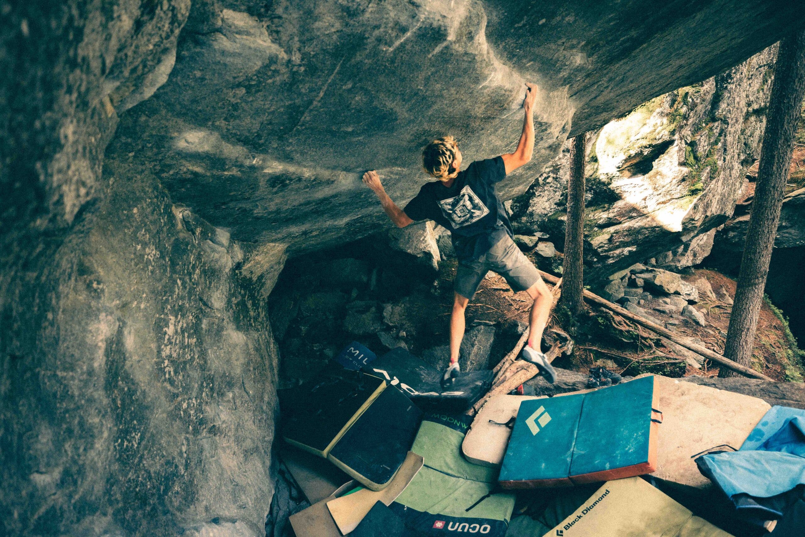 Who Was Really the First Climber to Flash V15? - Climbing