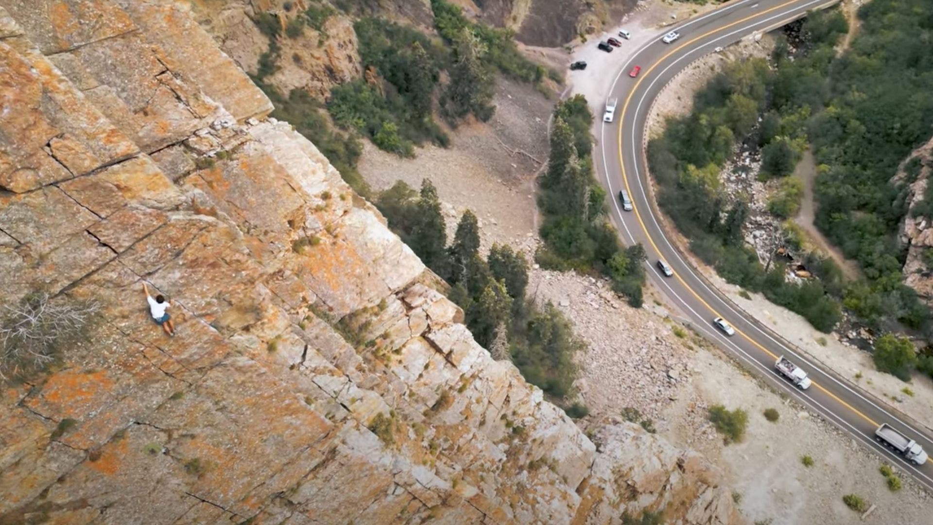 Lincoln Knowles is Going Viral for Free Soloing - Climbing