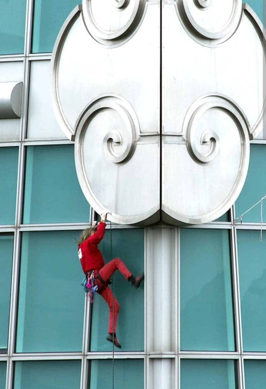 Alex Honnold Completes Biggest Urban Free Solo in History